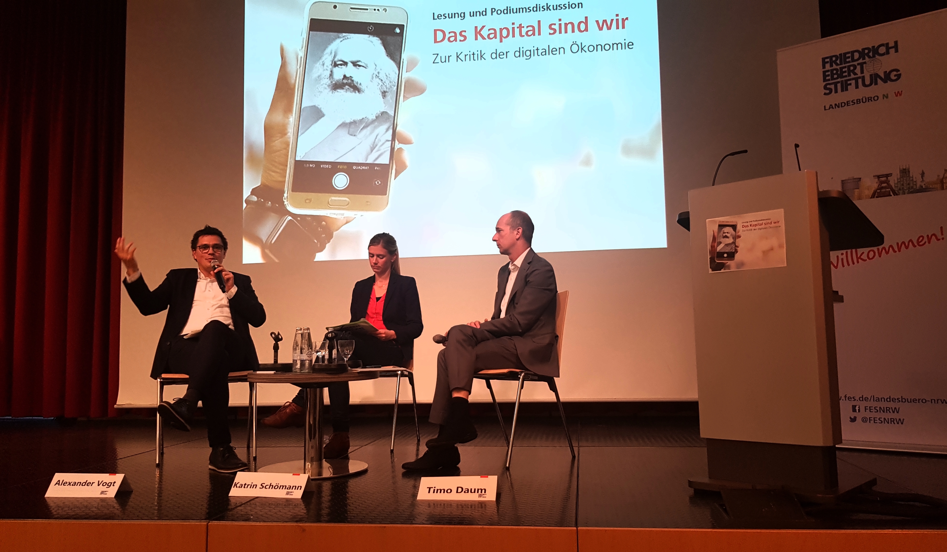 Wem gehören unsere Daten? › Alexander Vogt