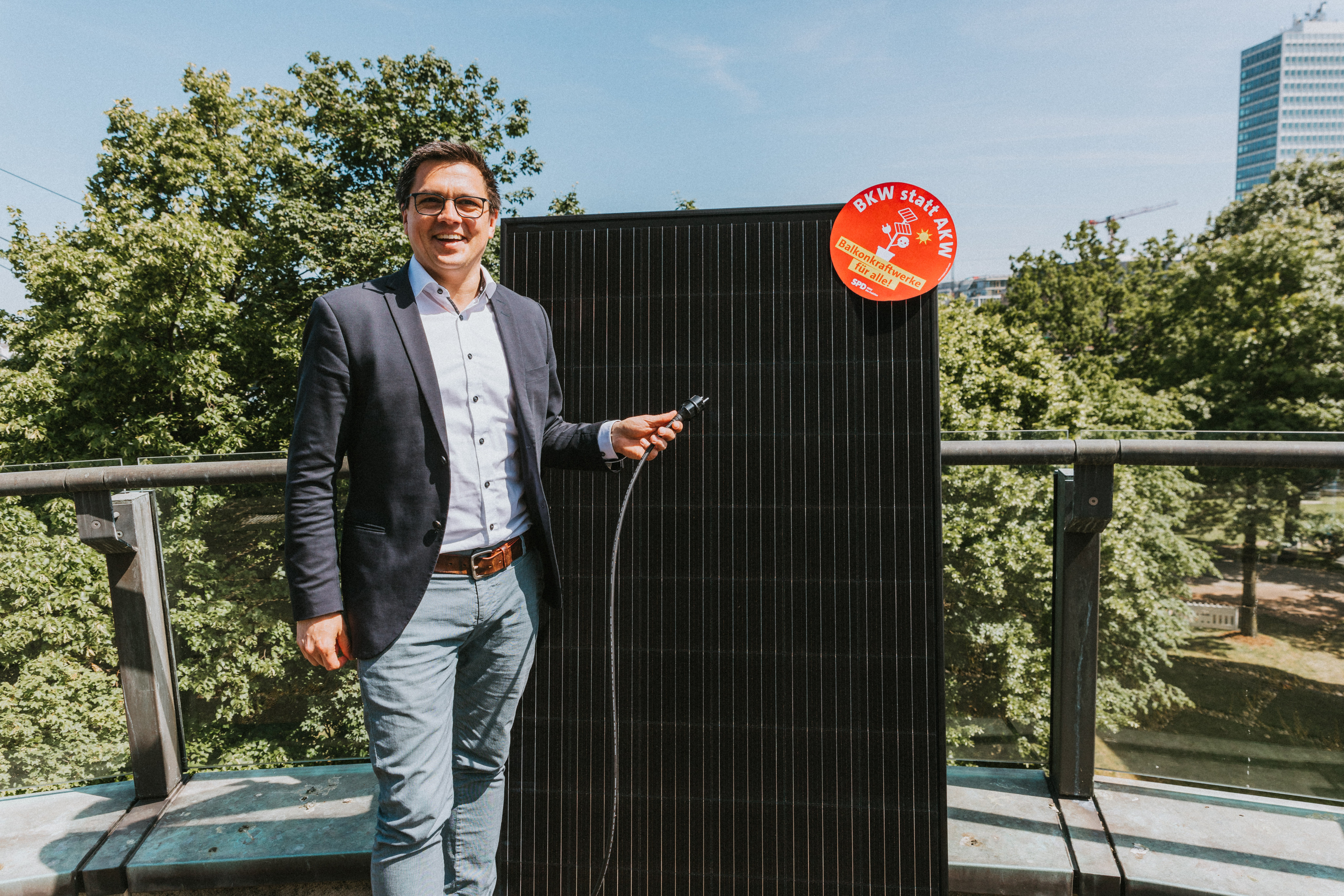 Photovoltaik auf Balkonen wird vereinfacht › Alexander Vogt
